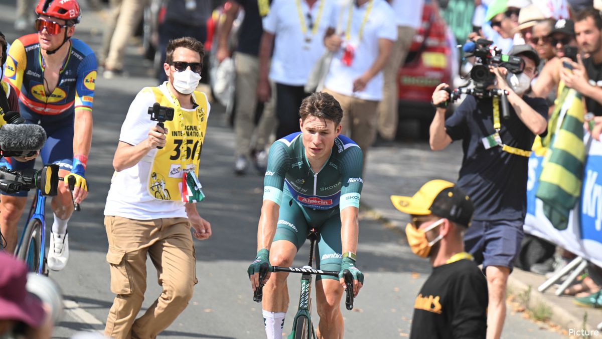 Jasper Philipsen on Mark Cavendish: "He is the best sprinter of all ...