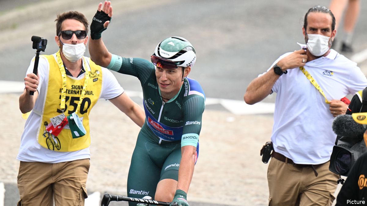 Jasper Philipsen victorious ahead of Mark Cavendish and Tadej Pogacar ...