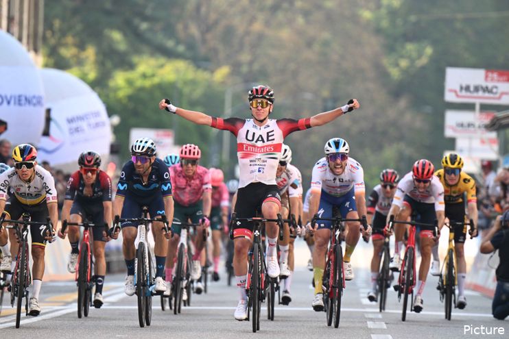 Tadej Pogacar wins sprint from elite group to win Tre Valli Varesine | CyclingUpToDate.com