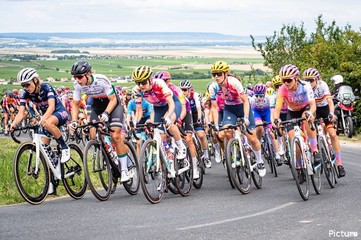 Cecilia Sopeña, from triumphing on OnlyFans to shining as a cyclist in ...