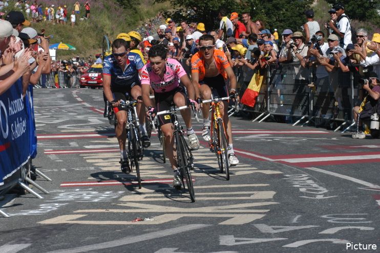 20 years since Joseba Beloki's fall and Lance Armstrong's 'walk ...