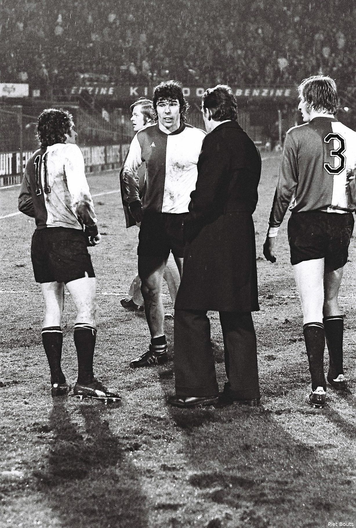 Feyenoord-icoon Willem van Hanegem viert tachtigste verjaardag | FR12.nl