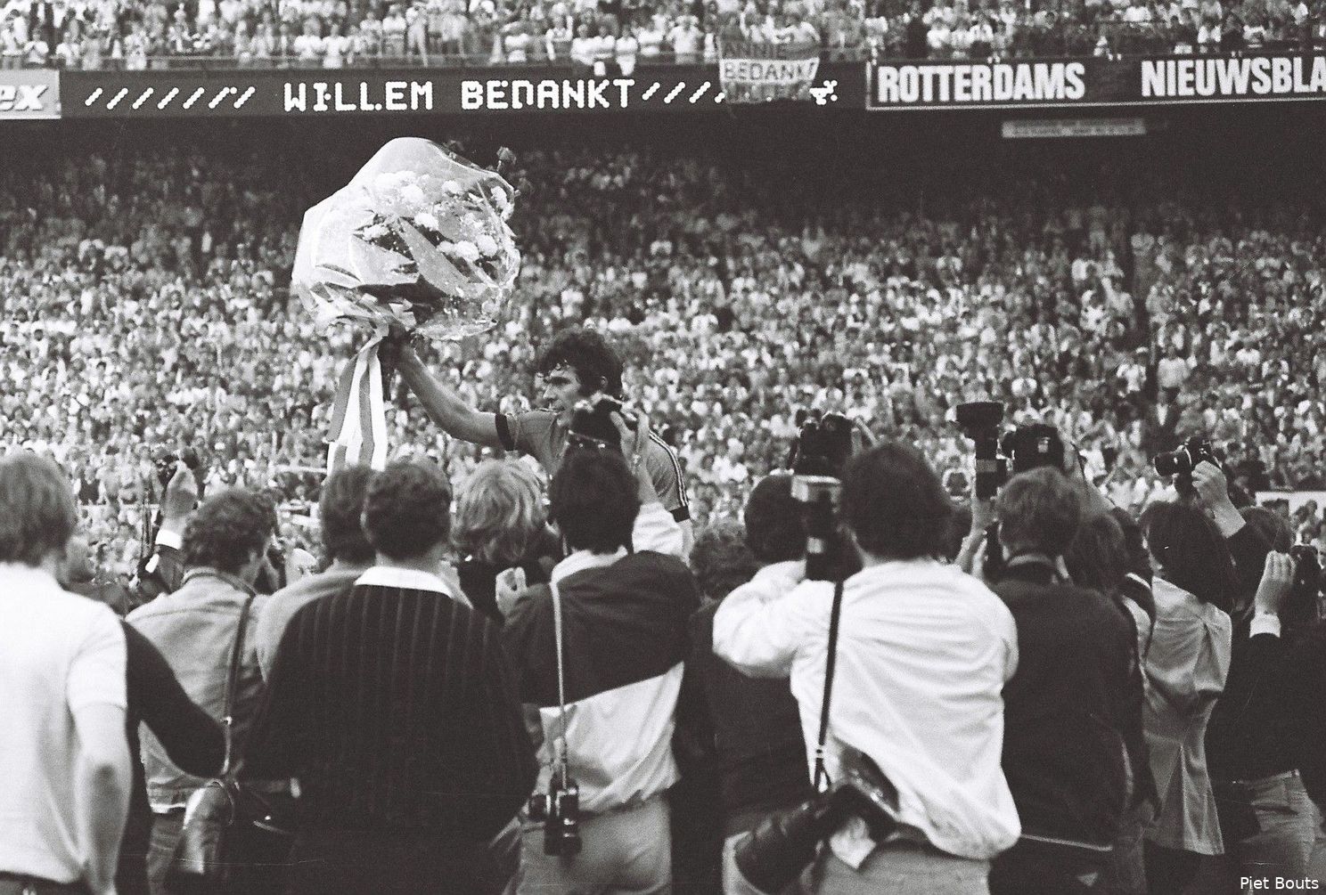 Feyenoord-icoon Willem van Hanegem viert tachtigste verjaardag | FR12.nl