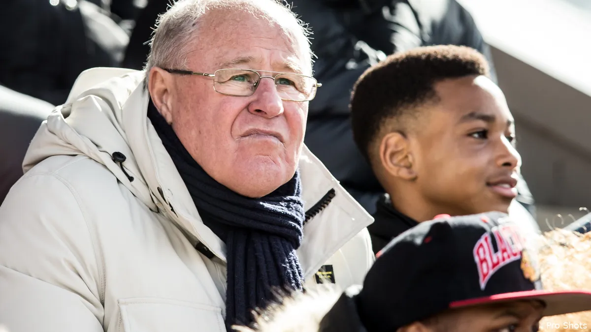 Feyenoord herdenkt clubicoon Rinus Israël tijdens Openingswedstrijd ...