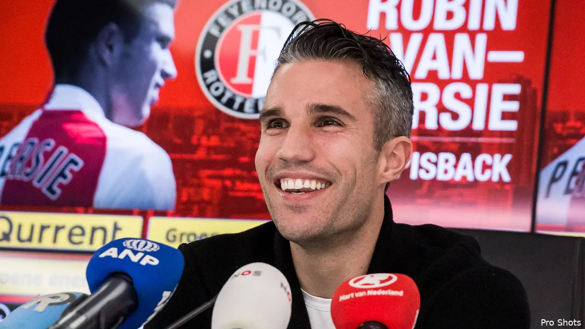 Terugkijken | Eerste persconferentie van hoofdtrainer Robin van Persie ...