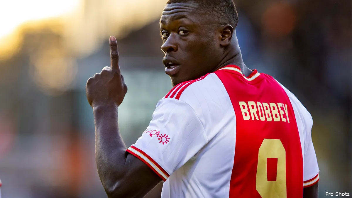 Brobbey en Huntelaar aan de onderhandelingstafel: 'Ruzie gemaakt, maar ...