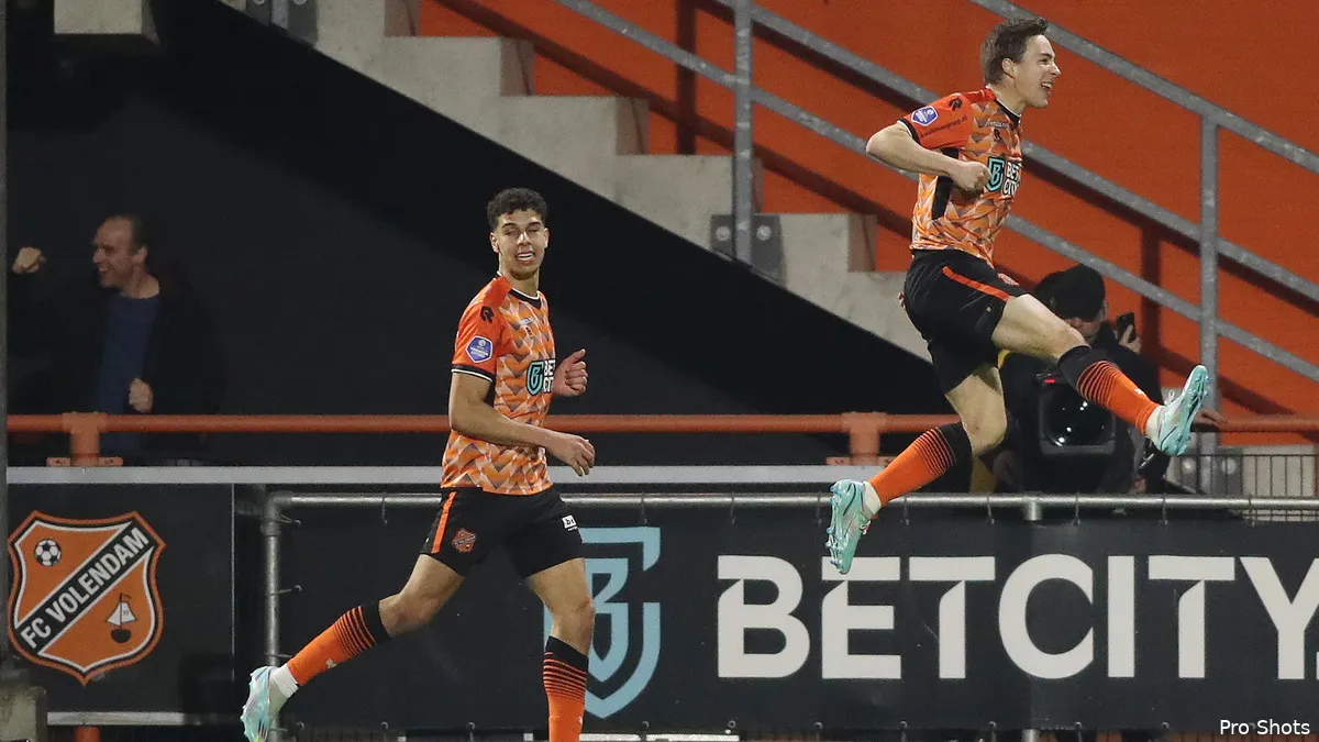 'Eiting en FC Volendam staan lijnrecht tegenover elkaar over lichten ...