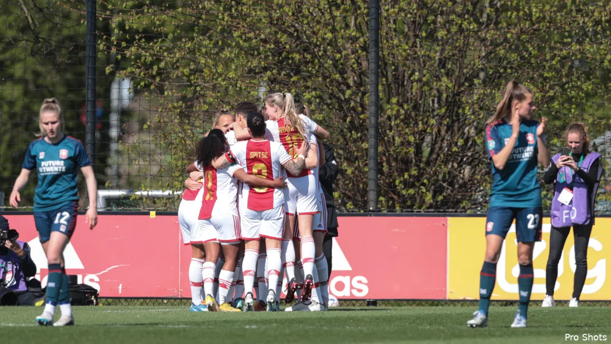 Ajax Vrouwen winnen topper van FC Twente en hebben kampioenschap in eigen hand