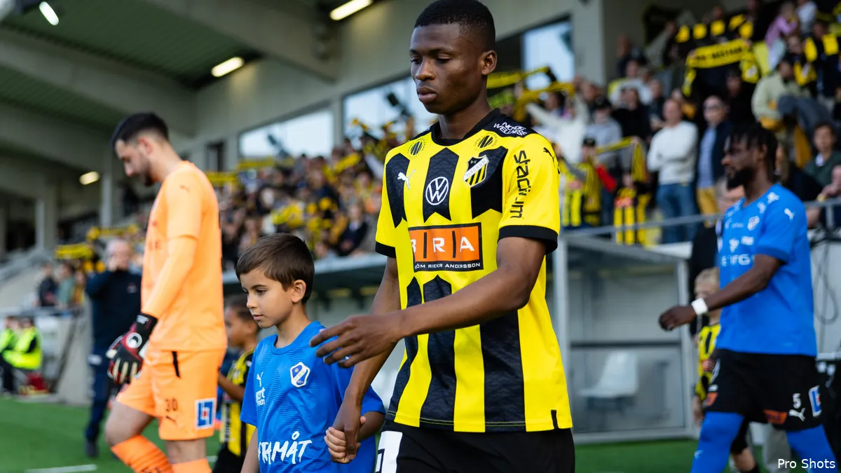 Geruchtenmolen: 'Ajax geïnteresseerd in Häcken-talent Romeo'