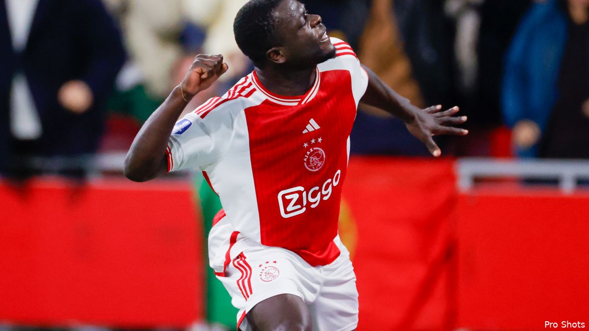 Brobbey sluit winters vertrek bij Ajax uit: 'Ik blijf lekker in Amsterdam'