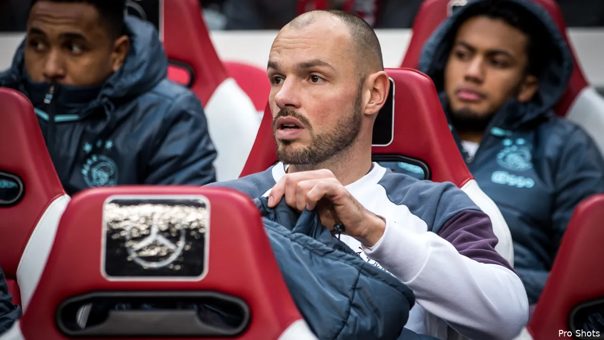 'Westermann in beeld als assistent-trainer van FC Barcelona'