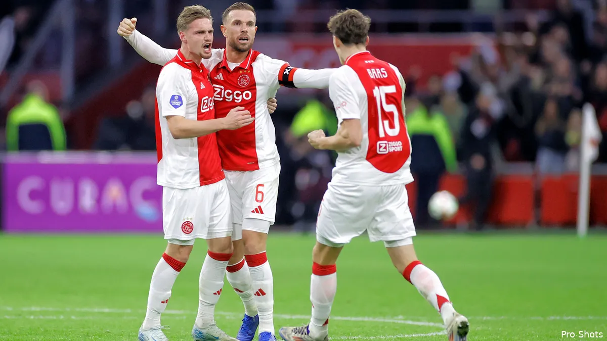 Perez geeft Ajax credits voor zege op PSV: 'Dynamisch en niet echt te volgen'