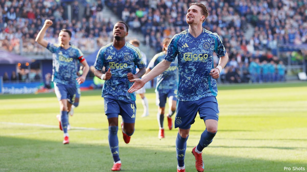 Ajax maakt geen fout in titelrace ondanks stroef optreden bij PEC Zwolle
