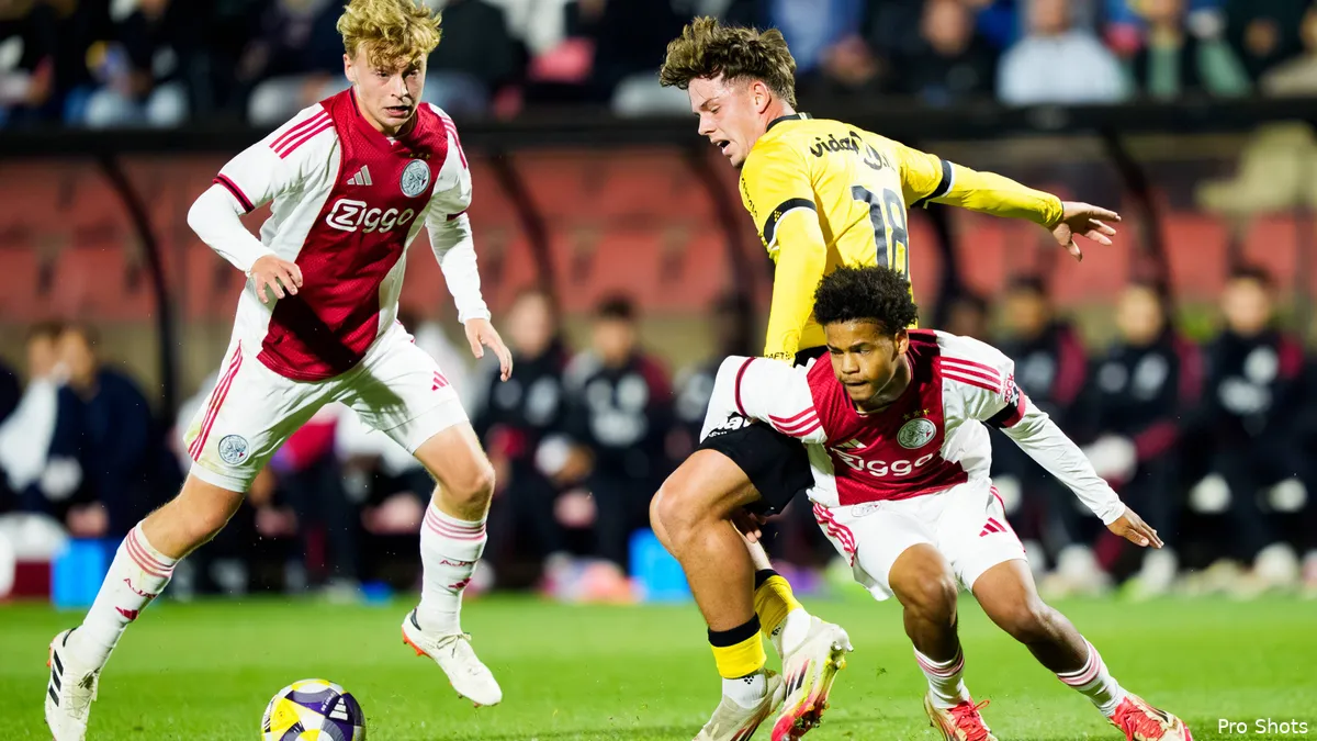 Jong Ajax verliest opnieuw; VVV-Venlo wint met 2-4 van Amsterdammers
