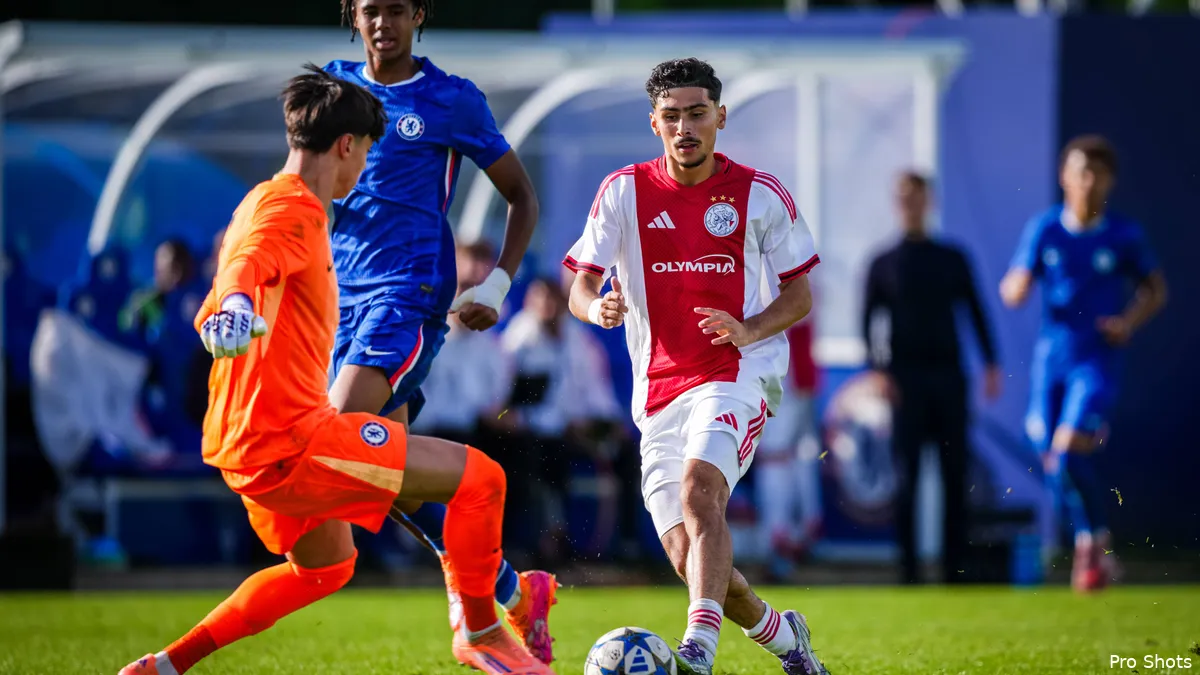 Ajax O19 verliest doelpuntrijk duel met ruime cijfers van Chelsea O19