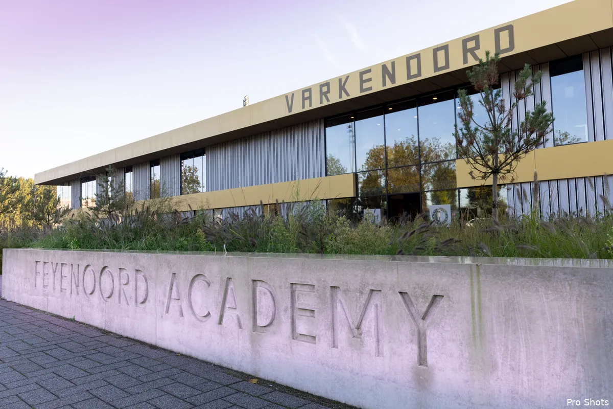 Feyenoord Academy feliciteert zestien spelers met hun diploma | FR12.nl
