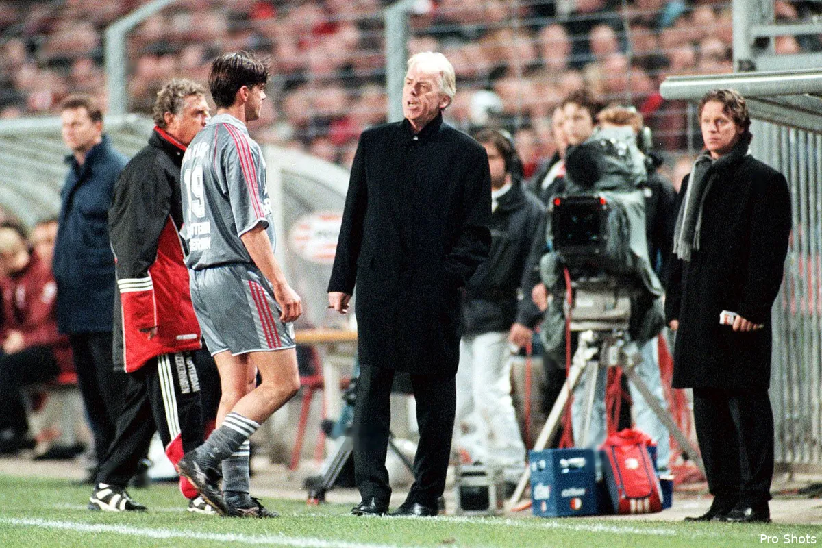 Minuut stilte voor Leo Beenhakker voorafgaand aan alle duels in betaald ...