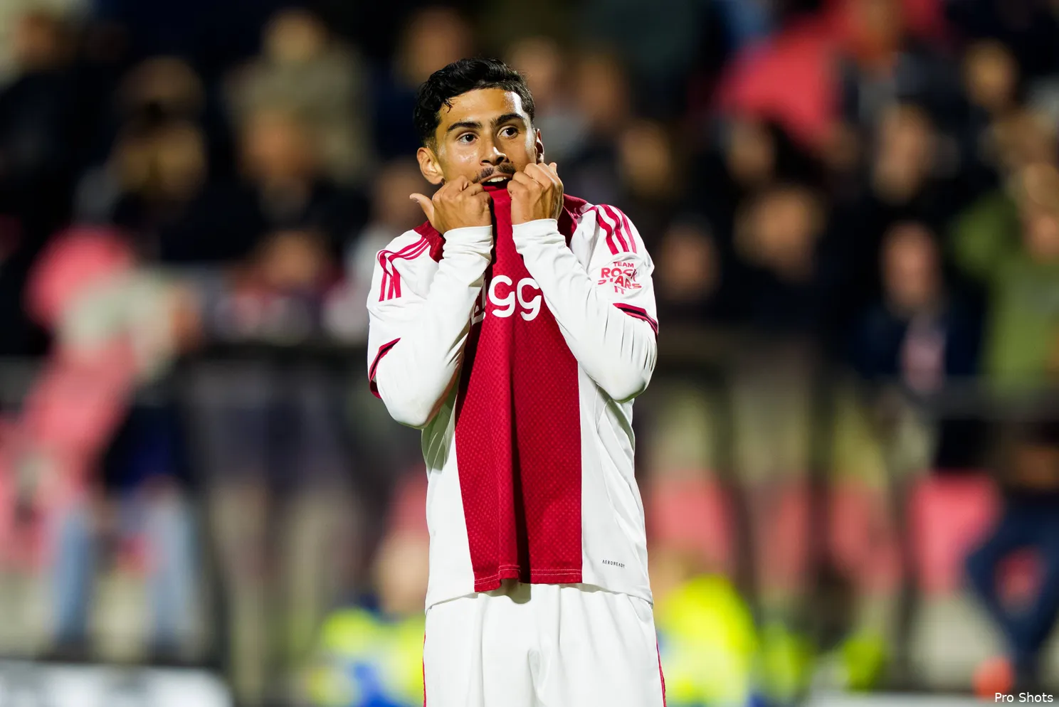 Ajax O19 buigt achterstand om en wint krankzinnige wedstrijd van Olympique Marseille