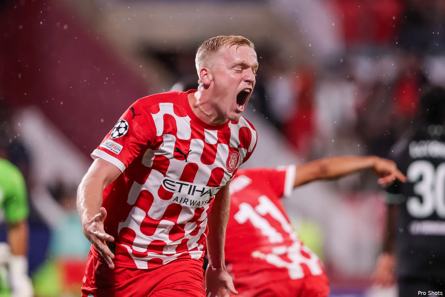 Buitenland: Taylor beleeft dramatische eerste thuiswedstrijd met Lazio