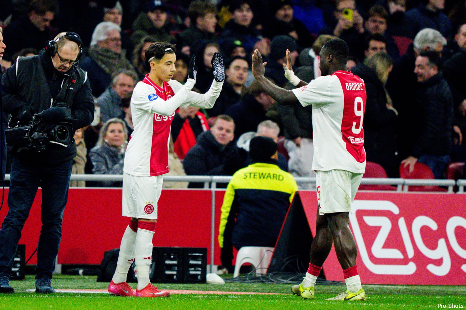 Van Basten verklaart enthousiasme over Ajax: ‘Het hele verhaal draait in één keer om’