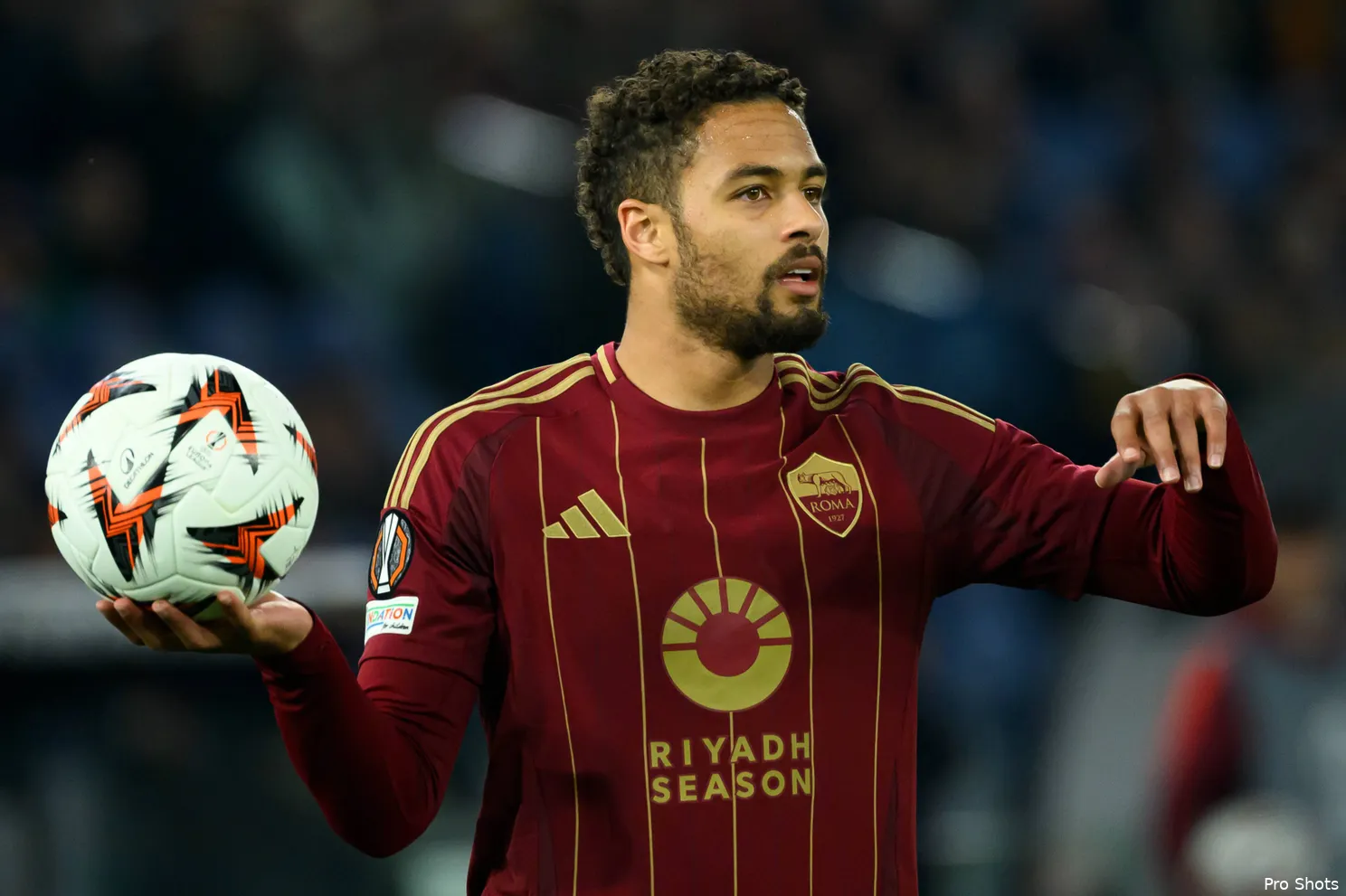 Rensch benoemt verschil in voetbalbeleving tussen AS Roma en Ajax: 'Zie ...