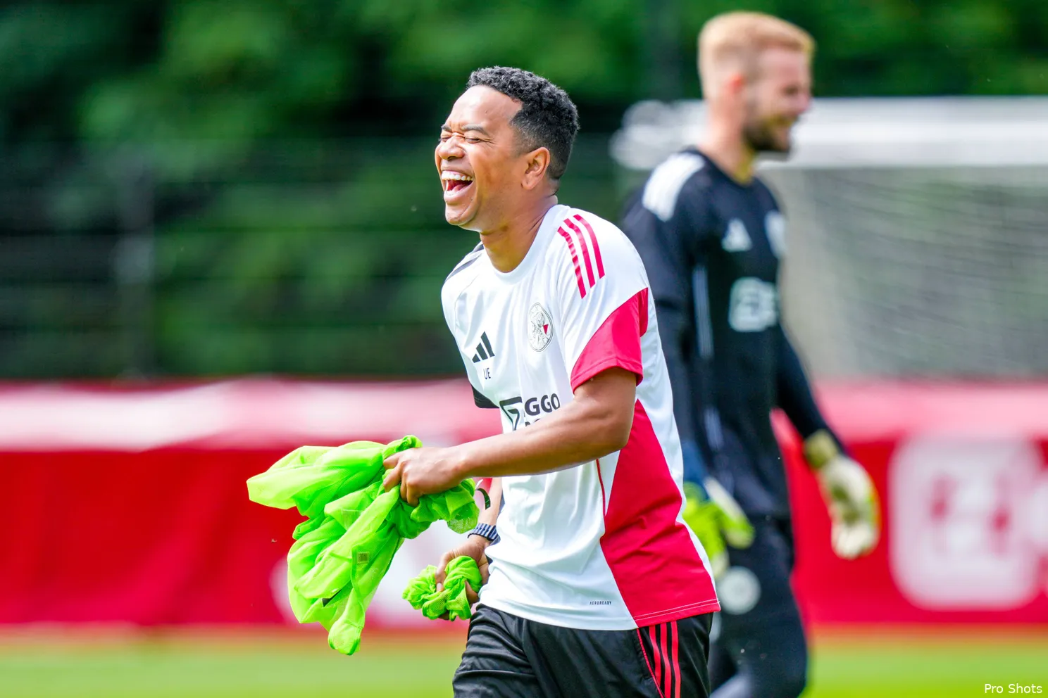 Verweij: 'Naast Keizer vertrekt ook Peereboom, Emanuelson blijft wel aan'