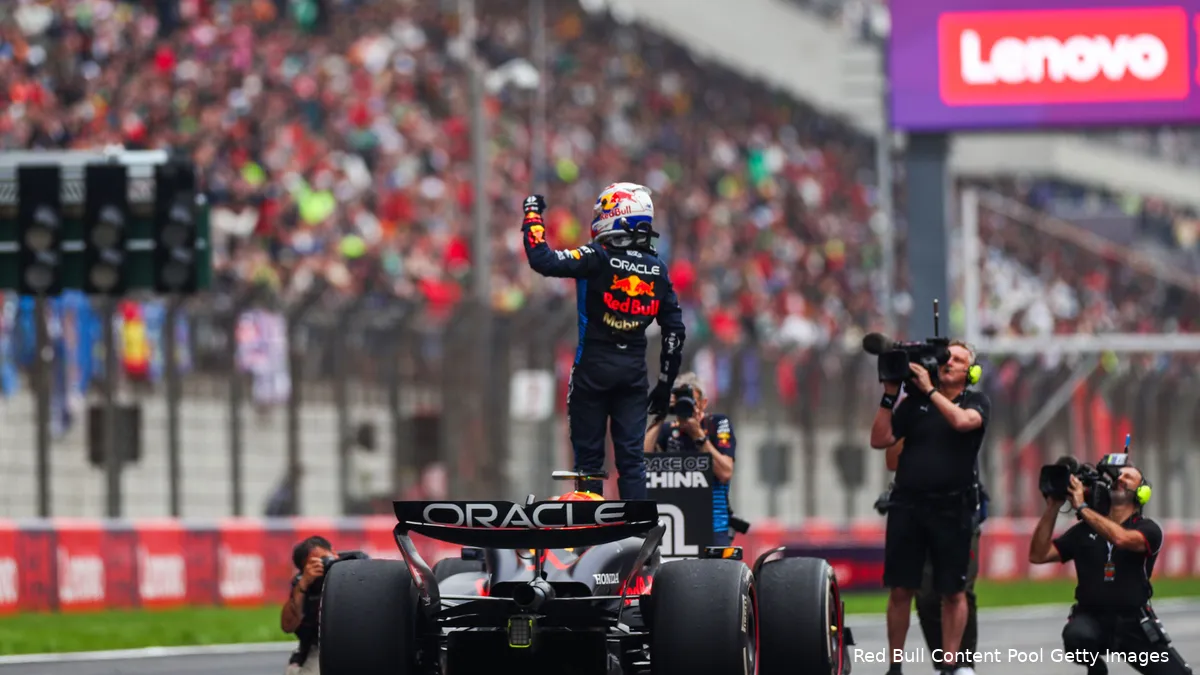 Oud-coureur geniet van no-nonsense Verstappen: 'Hij zegt wat hij denkt en is totaal niet ...