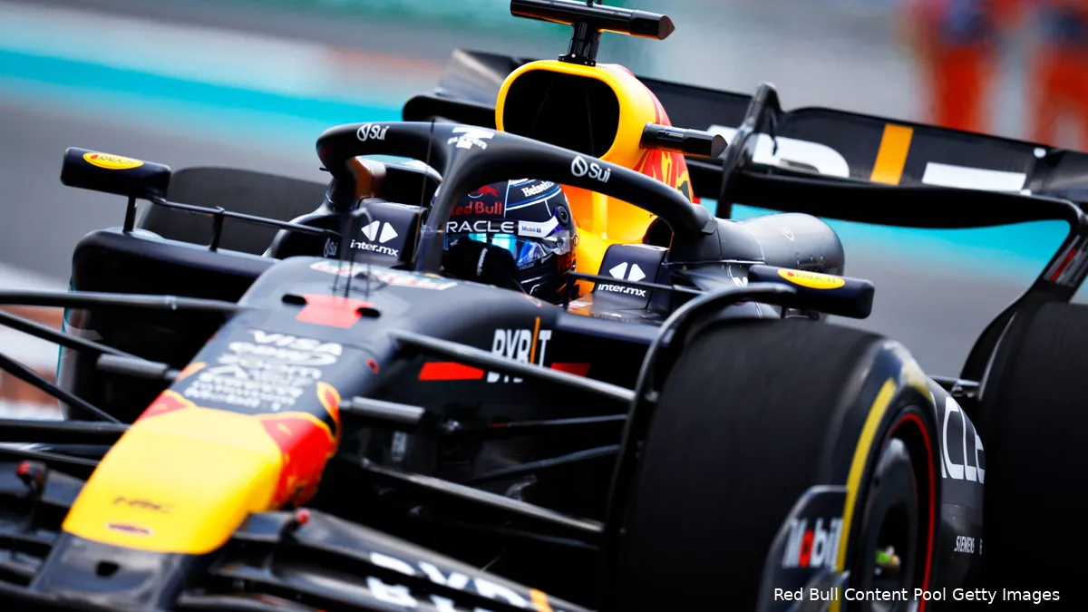 Verstappen met stomheid geslagen: 'Dat moet een grap zijn' | F1Maximaal.nl