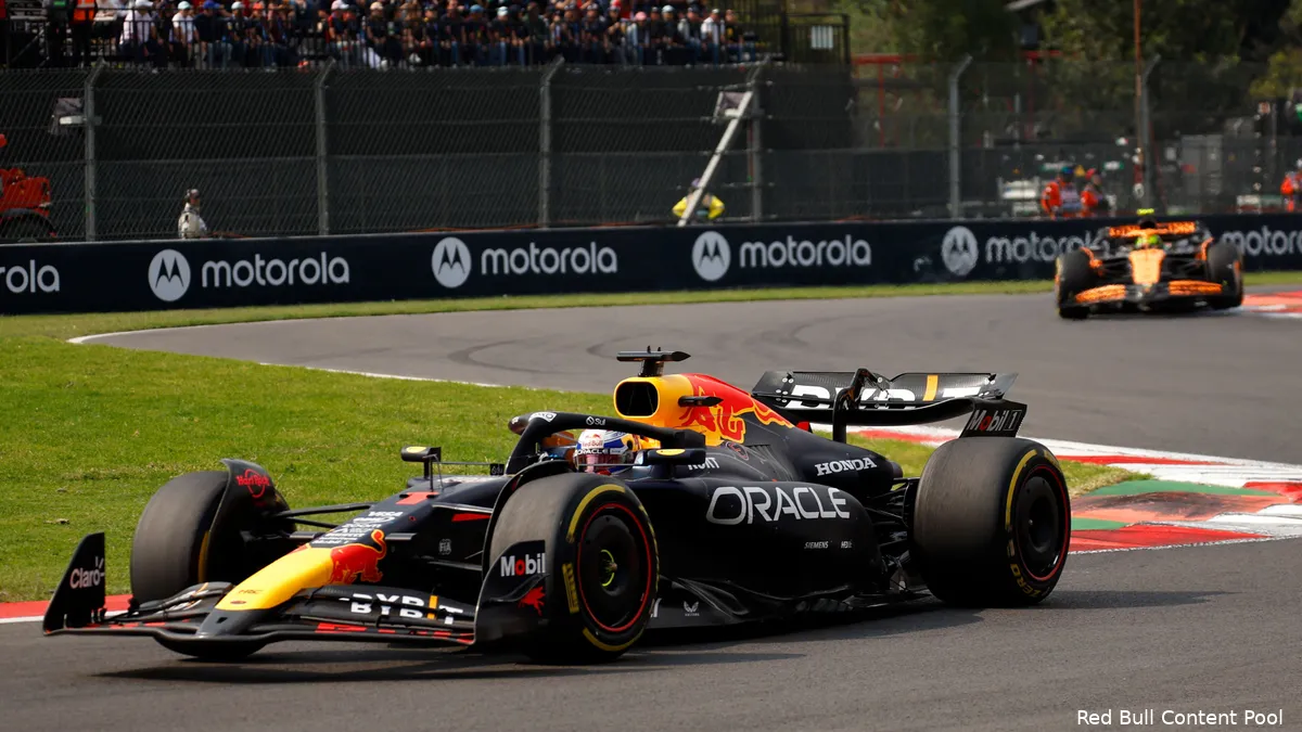 Max Verstappen komt met reactie op uitspraken McLaren-baas: 'Dat begrijpt niet iedereen' | GP33