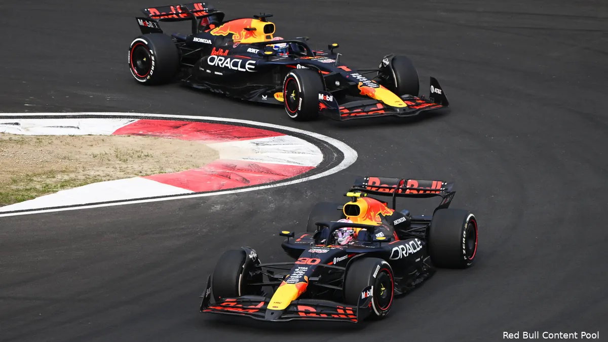 'Vreemde theorie duikt op over contract Max Verstappen na rijderswissel ...
