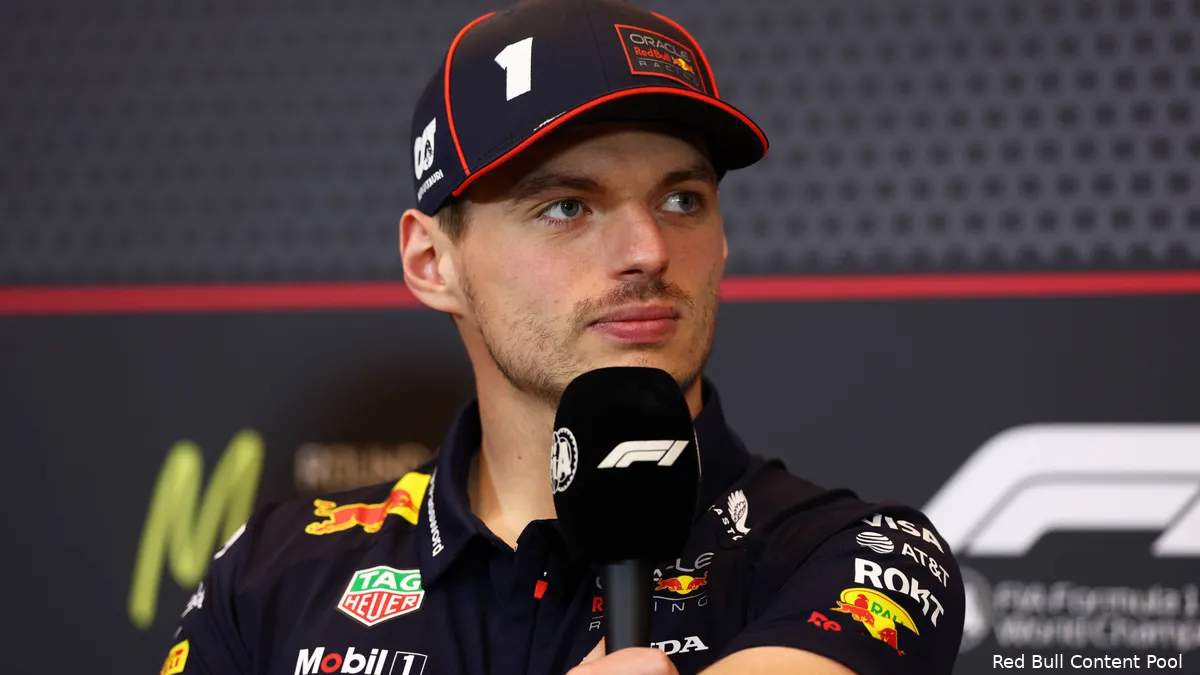 Max Verstappen doet Oscar Piastri pijn met opmerking over inhaalactie | GP33