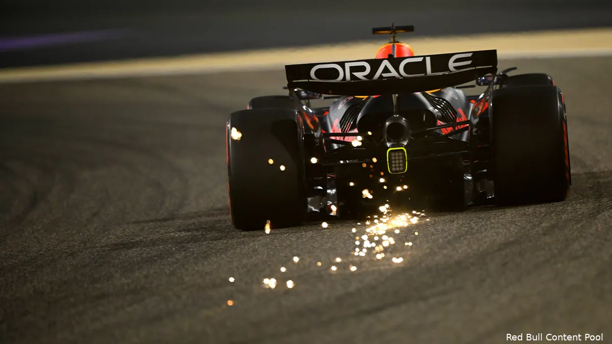 Red Bull troeft Formule 1-concurrenten af en harkt bakken met geld ...
