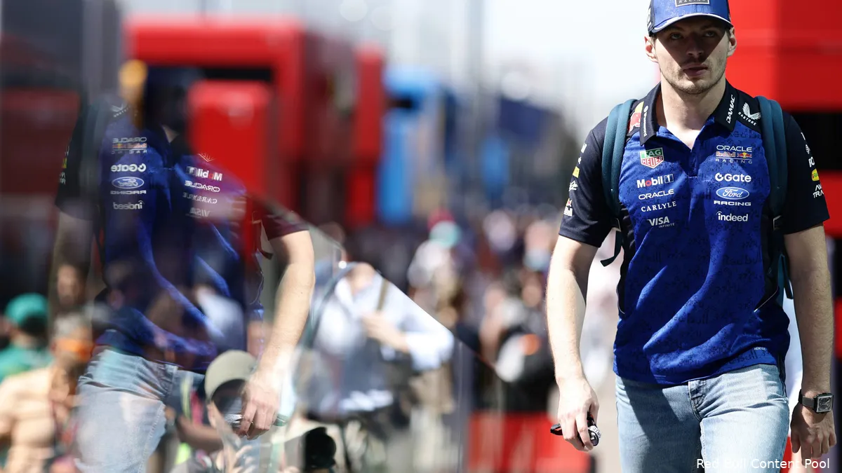 Max Verstappen gaat los op de radio richting race-engineer Gianpiero ...
