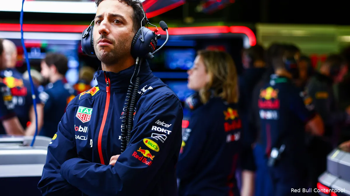 Daniel Ricciardo deelt foto's en laat hechtingen zien na operatie handbreuk