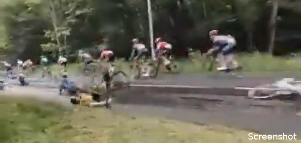 🎥 Shocking footage: spectators capture massive peloton crash in the ...