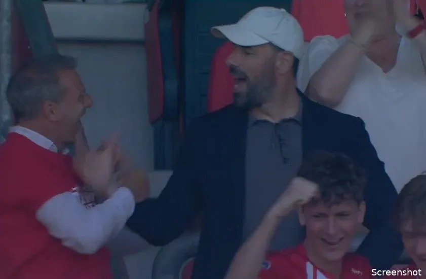 Juichende Van Nistelrooij gespot in de Grolsch Veste en dit is waarom ...