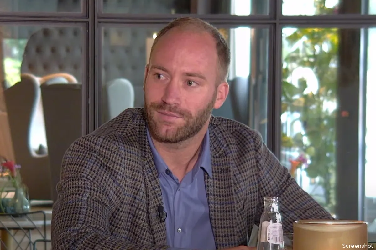Hoe Dominique Scholten de clubleiding aan het lachen kreeg tijdens een ...