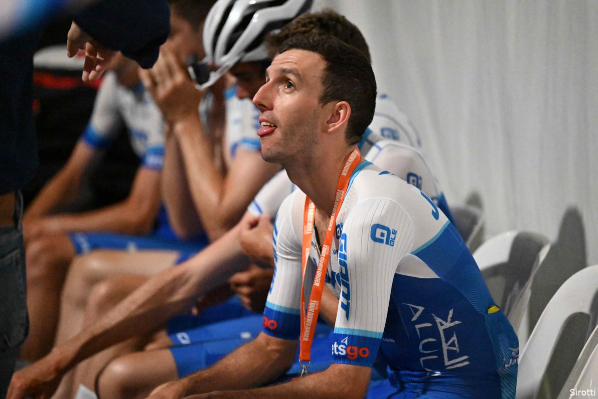 Simon Yates doorbreekt stilte: 'Dat ik onder de radar vlieg, hoeft geen ...