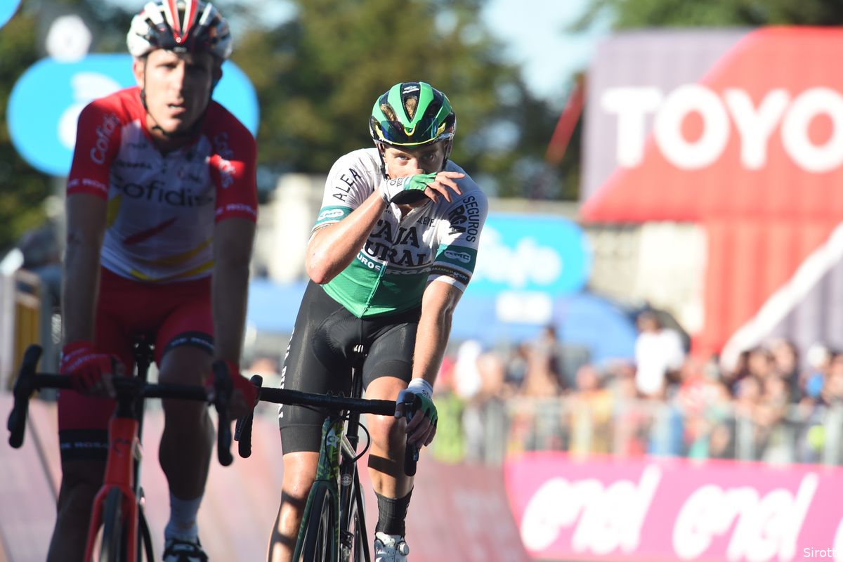 Caja Rural-renner Sergio Martín tijdens tijdrittraining betrokken bij ...