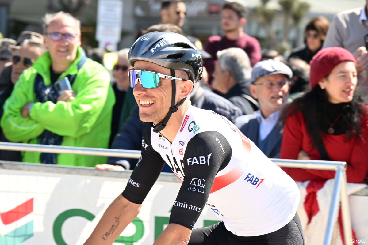 Niet Almeida, maar thuisrijder Majka verslaat Mohoric en Kwiatkowski in ...