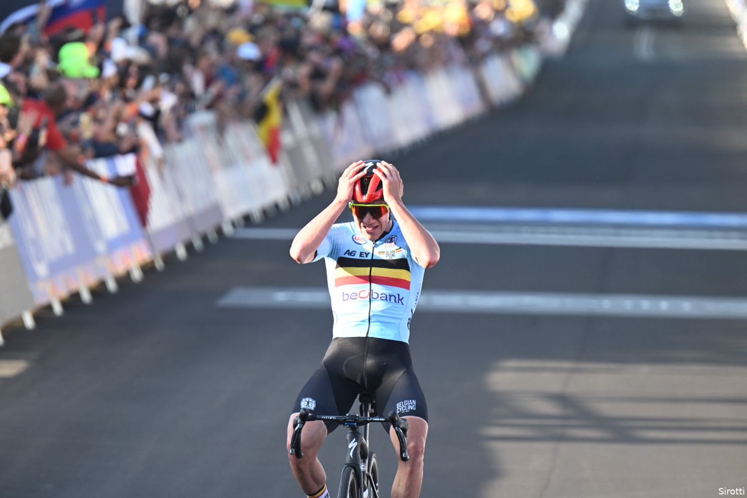 Vanthourenhout niet naar Soudal Quick-Step of UAE Team Emirates: 'Kreeg ...