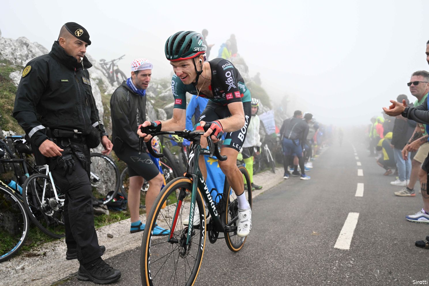 Vlasov twijfelt door afkomst aan WK-deelname: 'Het is lastig, want wat ...