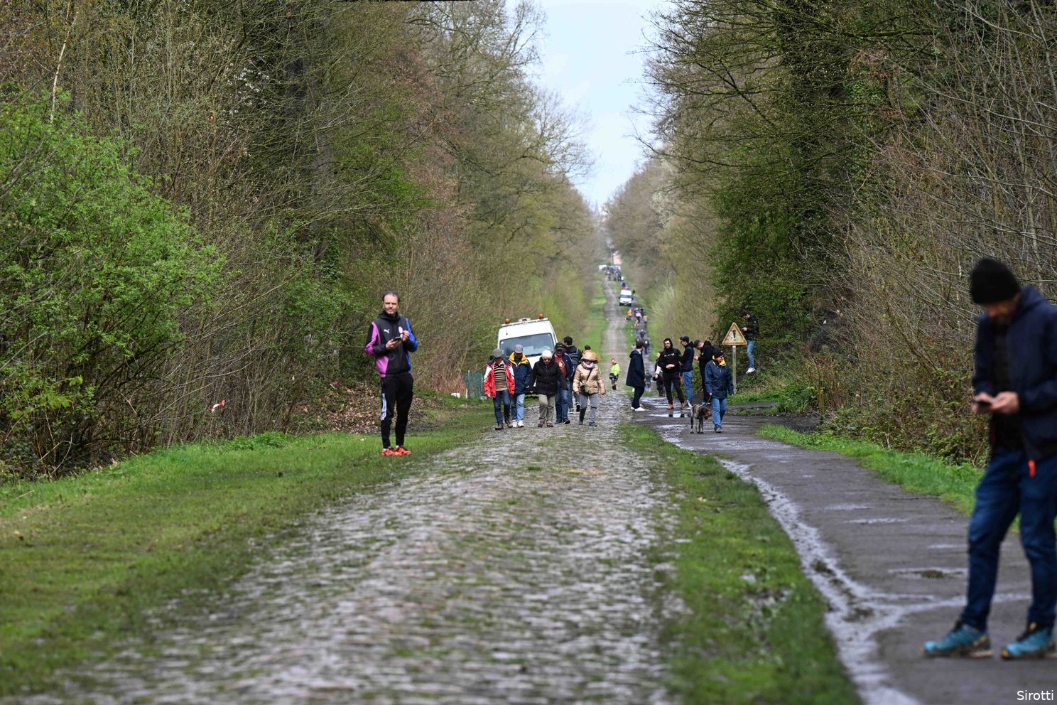 📸 Scouting Paris-Roubaix: The chicane, wet cobblestones, and "Stay ...