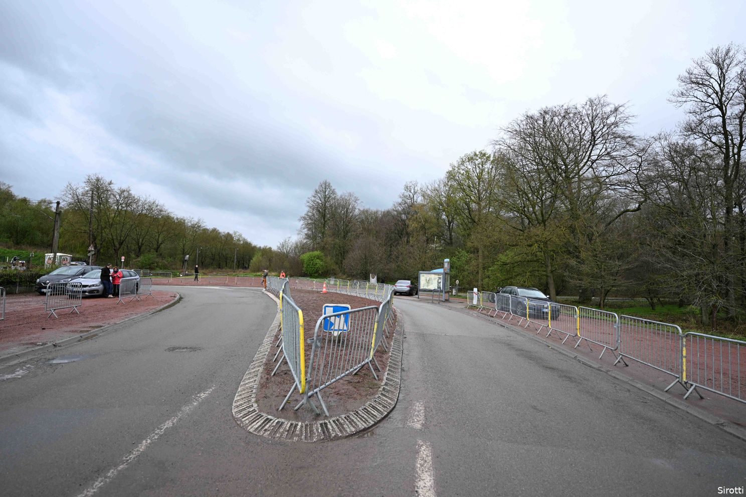 📸 Scouting Paris-Roubaix: The chicane, wet cobblestones, and "Stay ...