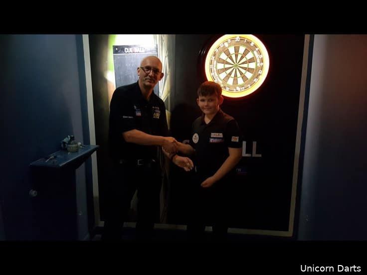 Unicorn sign young prospect Coates | Dartsnews.com