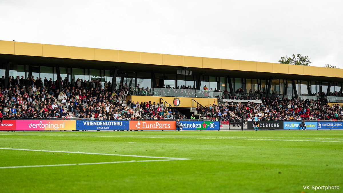 'Drie jeugdspelers kunnen contract tekenen bij Feyenoord' | FR12.nl