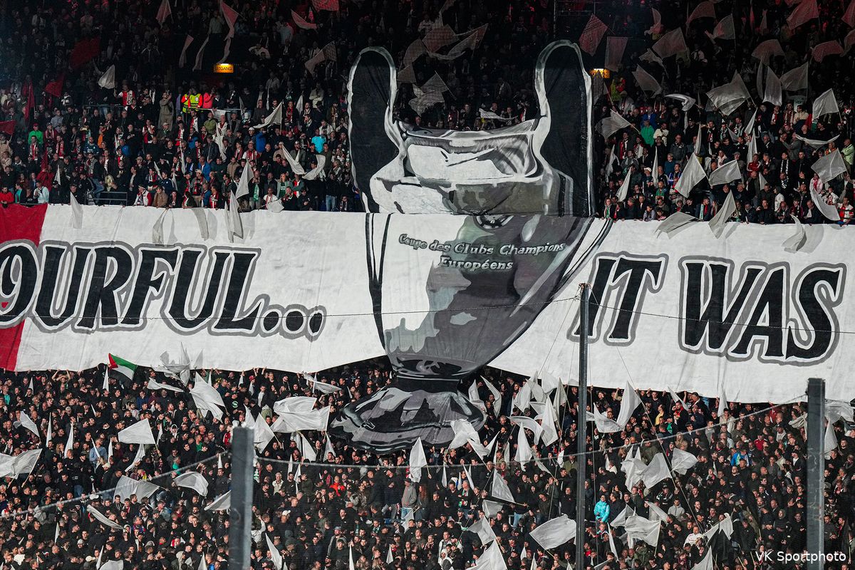 Schitterend spandoek tijdens opkomst Feyenoord - Celtic | FR12.nl