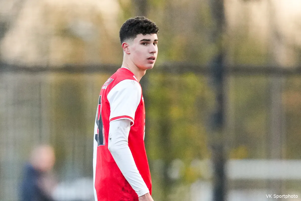 Shaqueel van Persie trefzeker, maar Feyenoord verliest oefenduel van ...