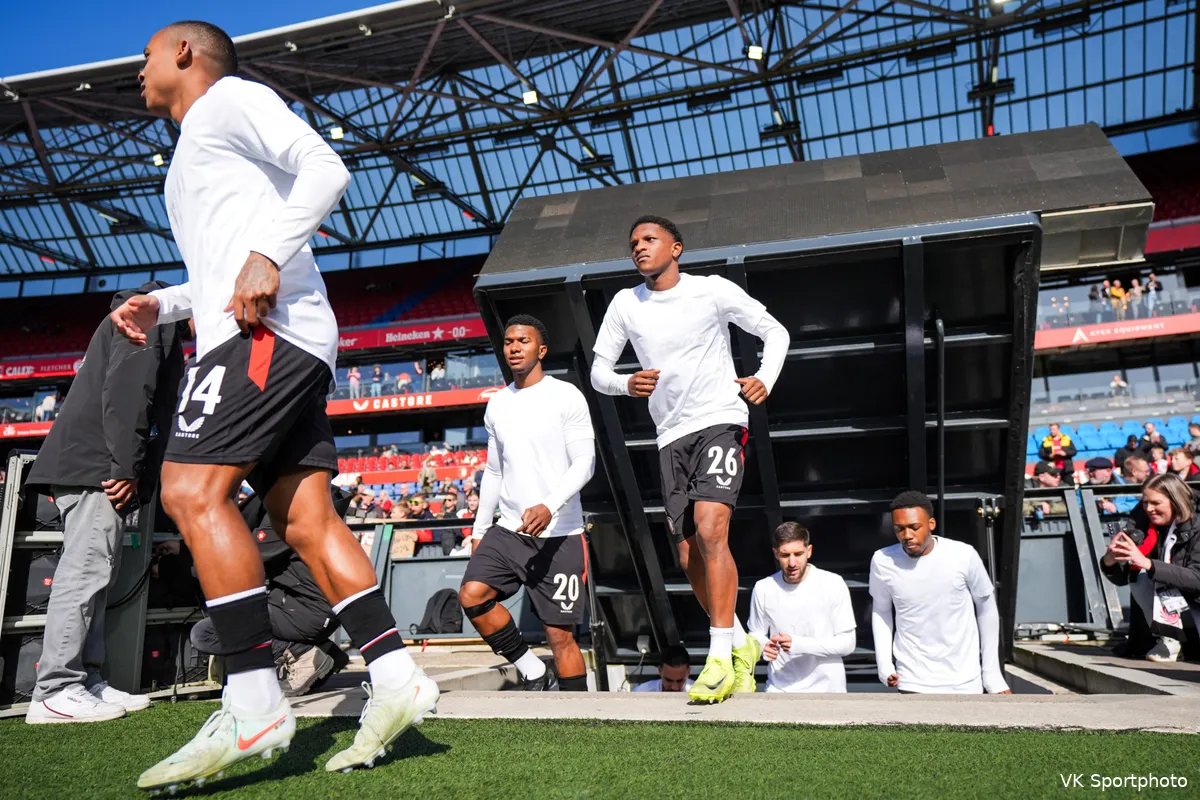 Bijna 4.000 inzendingen voor Het Twaalfde Shirt van Feyenoord | FR12.nl