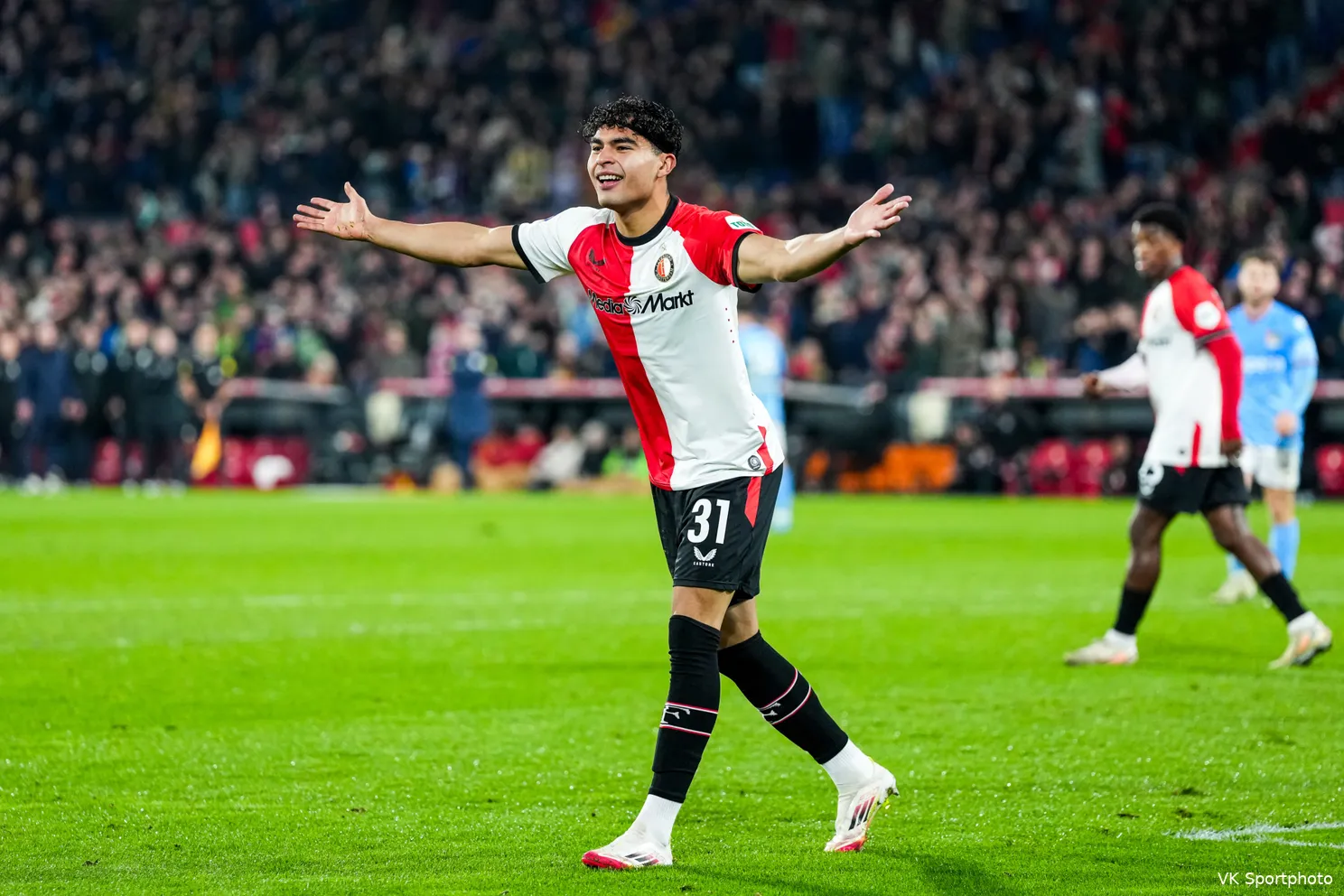 Geen winnend debuut voor Van Persie: Feyenoord speelt gelijk tegen NEC ...